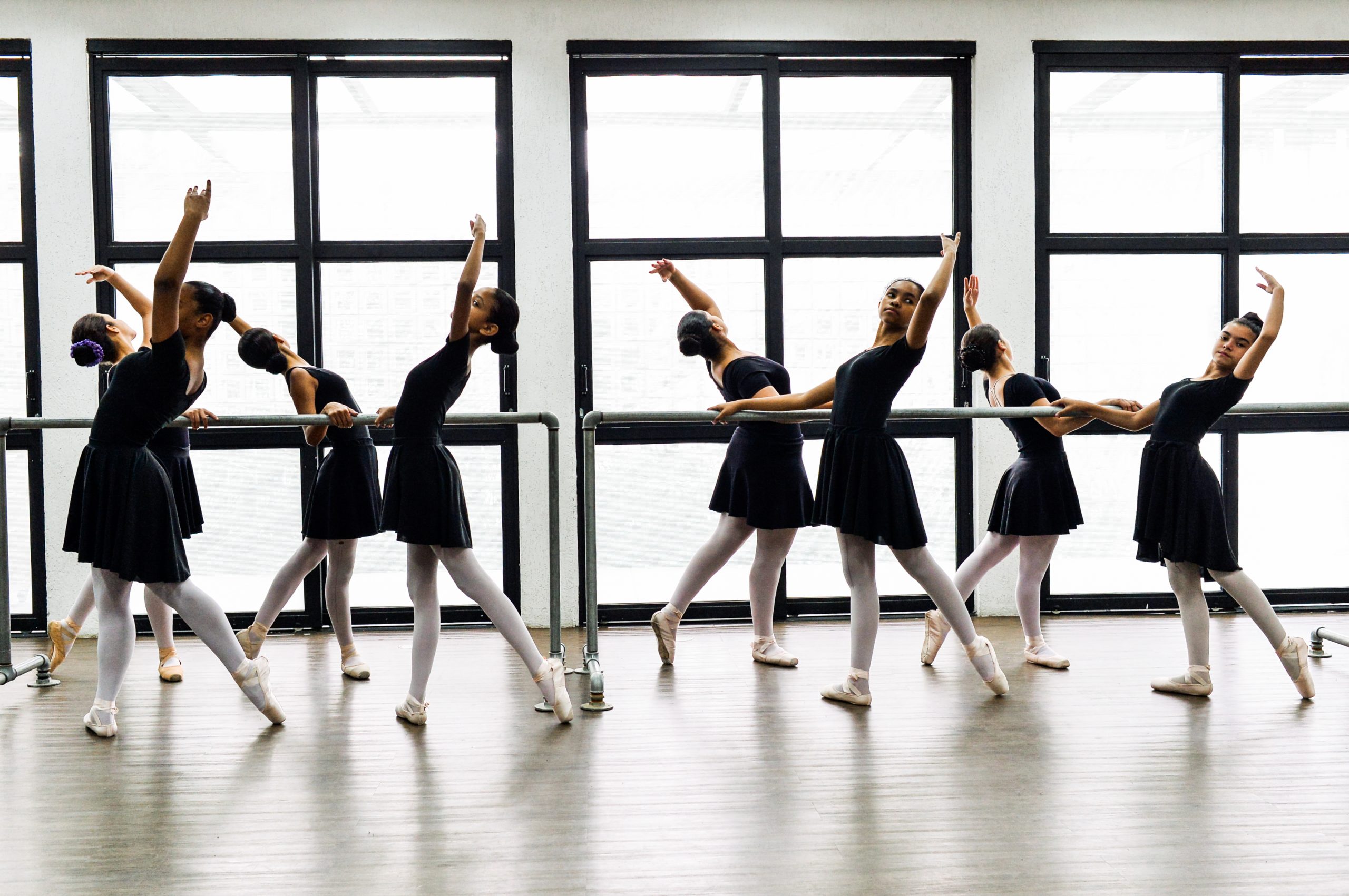 Projeto Vida em Movimento – Balé – 230 crianças e adolescentes – AMIS